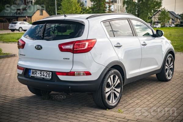 Белый Киа Sportage 2013 в Рига, объемом двигателя 2.00 л и пробегом 0 тыс. км за 5990 €, фото 4 на AUTOMOTO.COM.LV