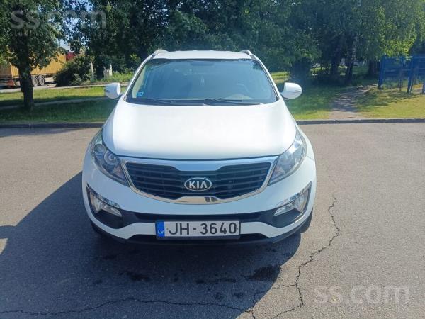 Balts Kia Sportage 2013 Rīga, ar dzinēja tilpumu 2.00 L un nobraukumu 214 tūkst. km par 6600 €, foto 1 vietnē AUTOMOTO.COM.LV
