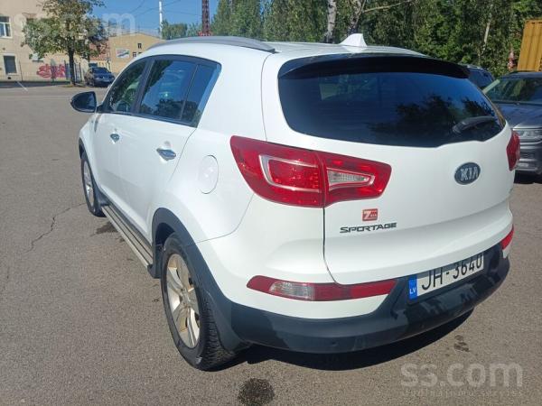 Balts Kia Sportage 2013 Rīga, ar dzinēja tilpumu 2.00 L un nobraukumu 214 tūkst. km par 6600 €, foto 2 vietnē AUTOMOTO.COM.LV