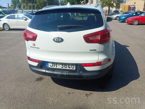 Balts Kia Sportage 2013 Rīga, ar dzinēja tilpumu 2.00 L un nobraukumu 214 tūkst. km par 6600 €, foto 3 vietnē AUTOMOTO.COM.LV