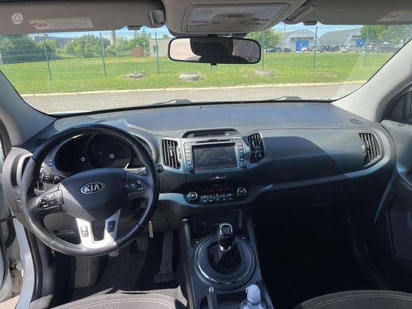 Белый Киа Sportage 2013 в Клайпеда, объемом двигателя 1.69 л и пробегом 305 тыс. км за 6450 €, фото 8 на AUTOMOTO.COM.LV