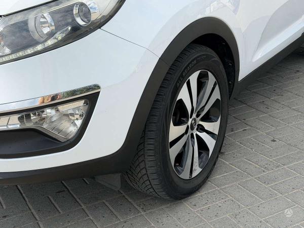 Белый Киа Sportage 2013 в Таураге, объемом двигателя 1.69 л и пробегом 233 тыс. км за 5999 €, фото 2 на AUTOMOTO.COM.LV