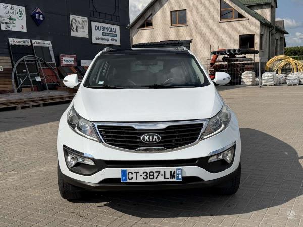 Белый Киа Sportage 2013 в Таураге, объемом двигателя 1.69 л и пробегом 233 тыс. км за 5999 €, фото 3 на AUTOMOTO.COM.LV