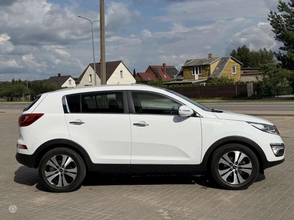 Белый Киа Sportage 2013 в Таураге, объемом двигателя 1.69 л и пробегом 233 тыс. км за 5999 €, фото 5 на AUTOMOTO.COM.LV