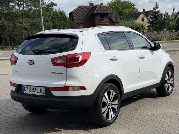 Белый Киа Sportage 2013 в Таураге, объемом двигателя 1.69 л и пробегом 233 тыс. км за 5999 €, фото 6 на AUTOMOTO.COM.LV