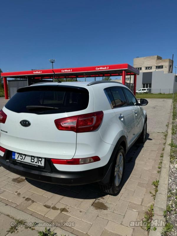 Balts Kia Sportage 2013 Rakvere, ar dzinēja tilpumu 2.00 L un nobraukumu 121 tūkst. km par 9090 €, foto 5 vietnē AUTOMOTO.COM.LV