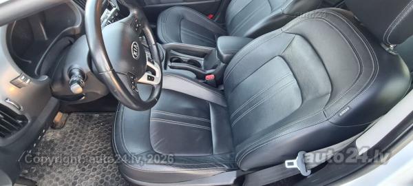 Balts Kia Sportage 2013 Rakvere, ar dzinēja tilpumu 2.00 L un nobraukumu 121 tūkst. km par 9090 €, foto 8 vietnē AUTOMOTO.COM.LV