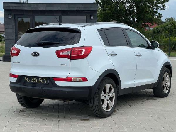 White Kia Sportage 2013 in Taurage, with an engine capacity of 1.69 L and mileage of 273 thousand km for 5600 €, photo 3 on AUTOMOTO.COM.LV
