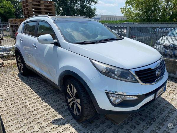 White Kia Sportage 2013 in Panevezys, with an engine capacity of 1.69 L and mileage of 147 thousand km for 3100 €, photo 2 on AUTOMOTO.COM.LV