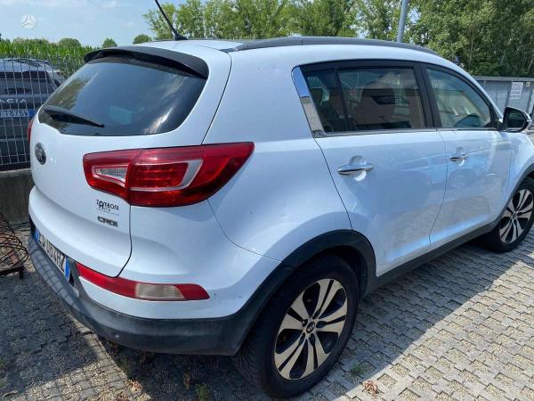 Белый Киа Sportage 2013 в Паневежис, объемом двигателя 1.69 л и пробегом 147 тыс. км за 3100 €, фото 4 на AUTOMOTO.COM.LV