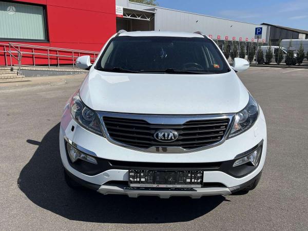 Белый Киа Sportage 2013 в Паневежис, объемом двигателя 1.59 л и пробегом 244 тыс. км за 4900 €, фото 2 на AUTOMOTO.COM.LV