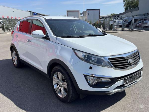 Белый Киа Sportage 2013 в Паневежис, объемом двигателя 1.59 л и пробегом 244 тыс. км за 4900 €, фото 3 на AUTOMOTO.COM.LV