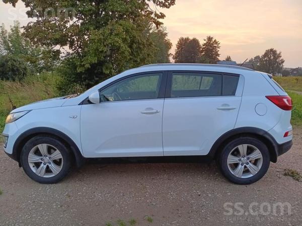 Белый Киа Sportage 2013 в Айзкраукле, объемом двигателя 1.70 л и пробегом 293 тыс. км за 5099 €, фото 3 на AUTOMOTO.COM.LV