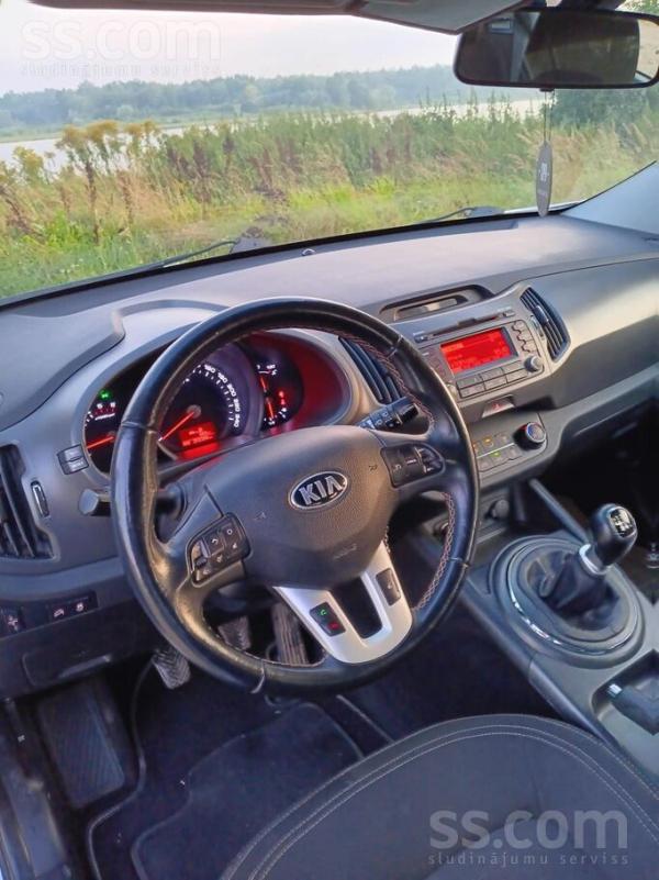 Белый Киа Sportage 2013 в Айзкраукле, объемом двигателя 1.70 л и пробегом 293 тыс. км за 5099 €, фото 7 на AUTOMOTO.COM.LV