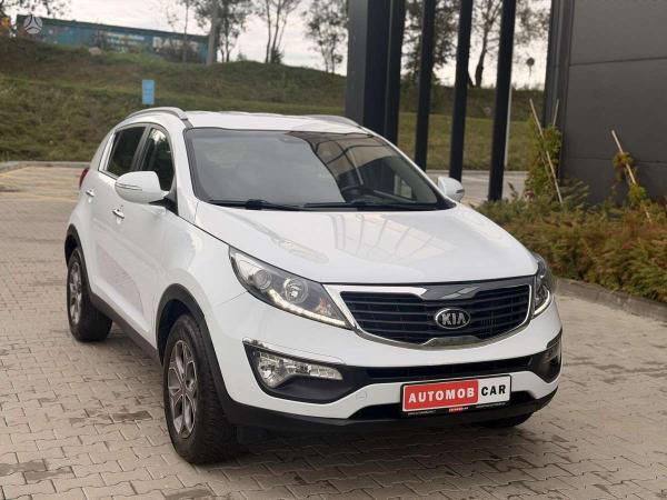 White Kia Sportage 2013 in Vilnius, with an engine capacity of 1.69 L and mileage of 144 thousand km for 8250 €, photo 6 on AUTOMOTO.COM.LV