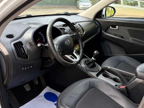 Balts Kia Sportage 2013 Joniškis, ar dzinēja tilpumu 2.00 L un nobraukumu 321 tūkst. km par 5450 €, foto 9 vietnē AUTOMOTO.COM.LV