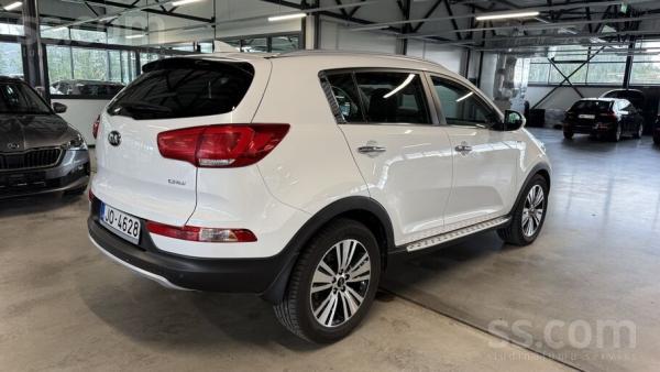 Balts Kia Sportage 2014 Rīga, ar dzinēja tilpumu 2.00 L un nobraukumu 148 tūkst. km par 8900 €, foto 4 vietnē AUTOMOTO.COM.LV
