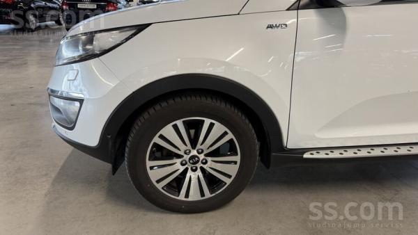Balts Kia Sportage 2014 Rīga, ar dzinēja tilpumu 2.00 L un nobraukumu 148 tūkst. km par 8900 €, foto 7 vietnē AUTOMOTO.COM.LV
