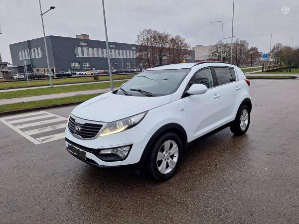 Белый Киа Sportage 2014 в Таураге, объемом двигателя 1.69 л и пробегом 125 тыс. км за 7200 €, фото 1 на AUTOMOTO.COM.LV