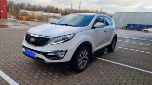 White Kia Sportage 2014 in Kaunas, with an engine capacity of 1.69 L and mileage of 304 thousand km for 5950 €, photo  on AUTOMOTO.COM.LV