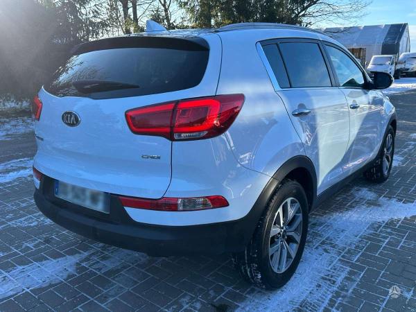 Balts Kia Sportage 2014 Tauragė, ar dzinēja tilpumu 1.69 L un nobraukumu 179 tūkst. km par 7500 €, foto 3 vietnē AUTOMOTO.COM.LV