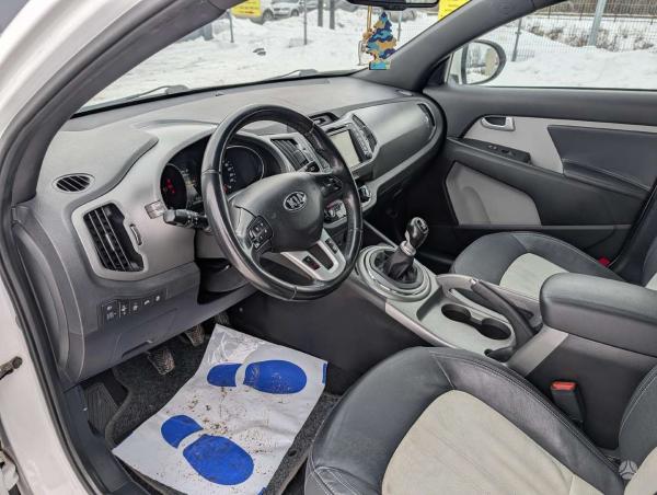 Balts Kia Sportage 2014 Tauragė, ar dzinēja tilpumu 1.69 L un nobraukumu 197 tūkst. km par 6200 €, foto 10 vietnē AUTOMOTO.COM.LV