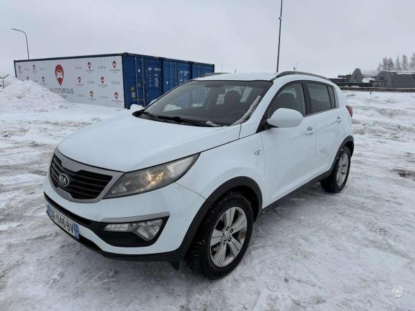 Белый Киа Sportage 2014 в Таураге, объемом двигателя 1.69 л и пробегом 242 тыс. км за 5900 €, фото 1 на AUTOMOTO.COM.LV
