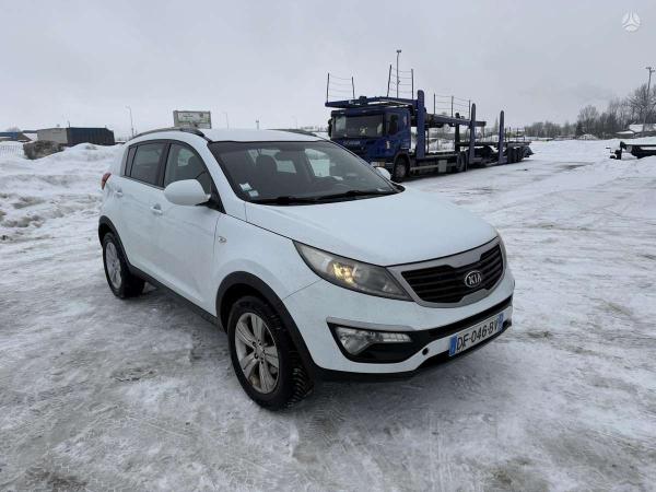 Белый Киа Sportage 2014 в Таураге, объемом двигателя 1.69 л и пробегом 242 тыс. км за 5900 €, фото 3 на AUTOMOTO.COM.LV