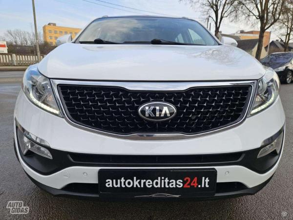 White Kia Sportage 2014 in Siauliai, with an engine capacity of 1.70 L and mileage of 197 thousand km for 7950 €, photo 2 on AUTOMOTO.COM.LV