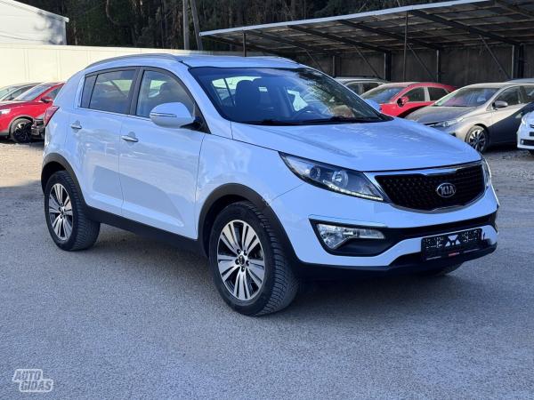 White Kia Sportage 2014 in Vilnius, with an engine capacity of 1.70 L and mileage of 177 thousand km for 9650 €, photo 6 on AUTOMOTO.COM.LV