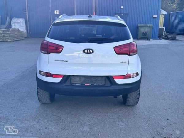 White Kia Sportage 2014 in Vilnius, with an engine capacity of 1.70 L and mileage of 177 thousand km for 9650 €, photo 3 on AUTOMOTO.COM.LV