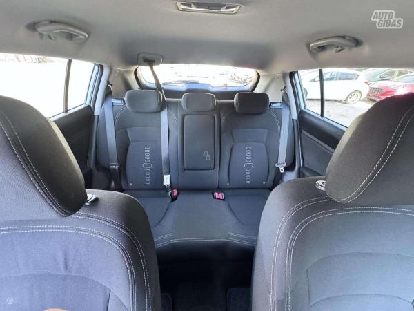 White Kia Sportage 2014 in Vilnius, with an engine capacity of 1.70 L and mileage of 177 thousand km for 9650 €, photo 9 on AUTOMOTO.COM.LV