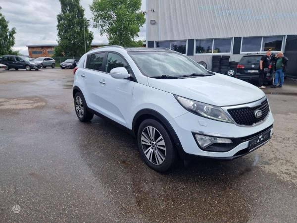 Белый Киа Sportage 2014 в Укмерге, объемом двигателя 1.69 л и пробегом 230 тыс. км за 6250 €, фото 4 на AUTOMOTO.COM.LV