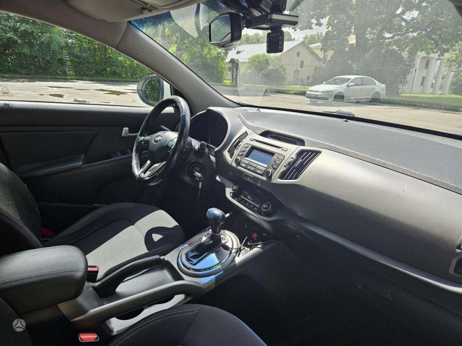 Balts Kia Sportage 2014 Viļņa, ar dzinēja tilpumu 2.00 L un nobraukumu 174 tūkst. km par 8950 €, foto 6 vietnē AUTOMOTO.COM.LV