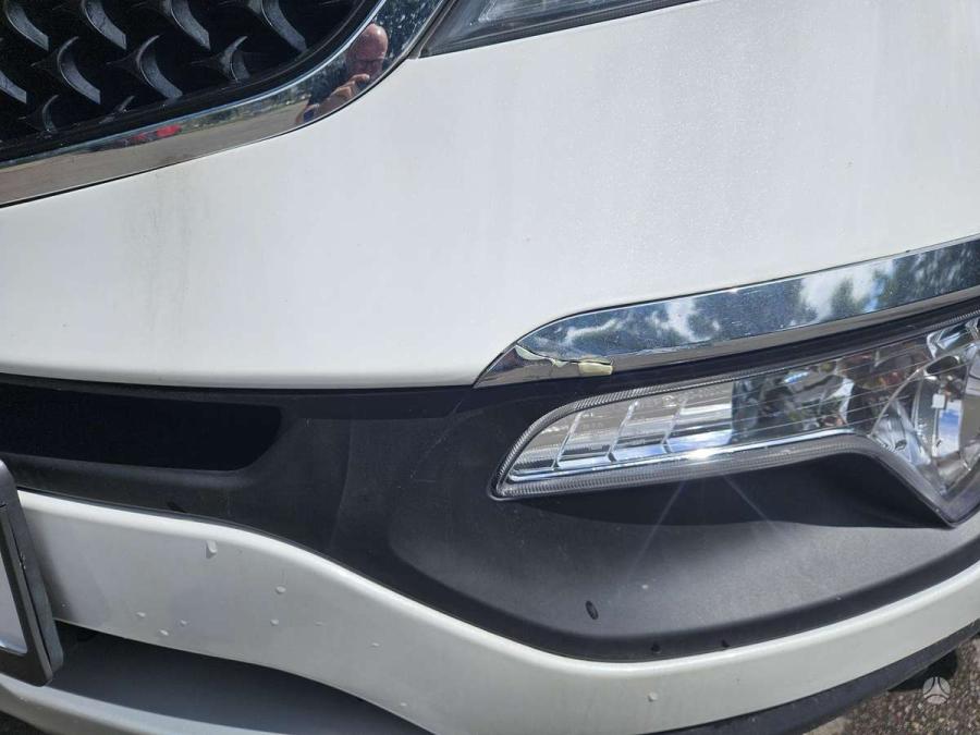 Balts Kia Sportage 2014 Viļņa, ar dzinēja tilpumu 2.00 L un nobraukumu 174 tūkst. km par 8950 €, foto 12 vietnē AUTOMOTO.COM.LV
