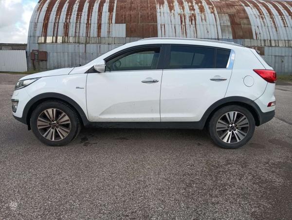 Balts Kia Sportage 2014 Utena, ar dzinēja tilpumu 2.00 L un nobraukumu 259 tūkst. km par 6990 €, foto 4 vietnē AUTOMOTO.COM.LV