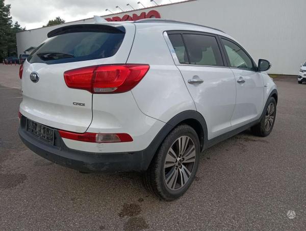Balts Kia Sportage 2014 Utena, ar dzinēja tilpumu 2.00 L un nobraukumu 259 tūkst. km par 6990 €, foto 7 vietnē AUTOMOTO.COM.LV