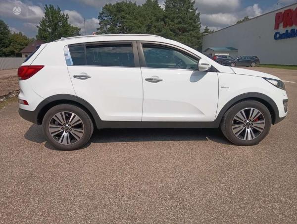 Balts Kia Sportage 2014 Utena, ar dzinēja tilpumu 2.00 L un nobraukumu 245 tūkst. km par 6990 €, foto 3 vietnē AUTOMOTO.COM.LV
