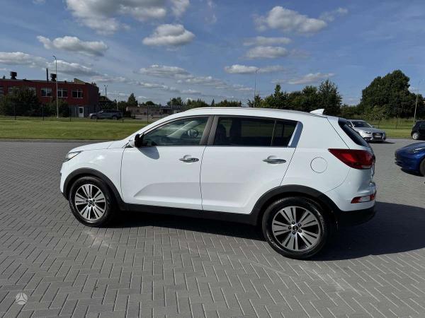Balts Kia Sportage 2014 Telšiai, ar dzinēja tilpumu 1.69 L un nobraukumu 232 tūkst. km par 8300 €, foto 3 vietnē AUTOMOTO.COM.LV