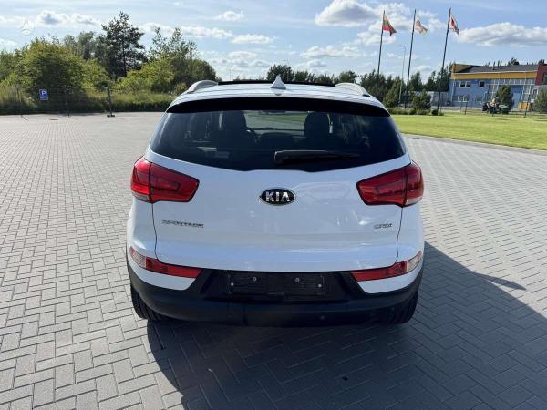 Balts Kia Sportage 2014 Telšiai, ar dzinēja tilpumu 1.69 L un nobraukumu 232 tūkst. km par 8300 €, foto 5 vietnē AUTOMOTO.COM.LV