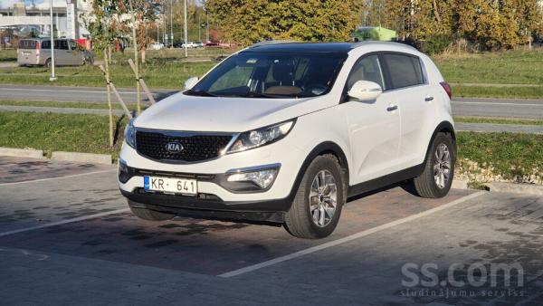 White Kia Sportage 2015 in Riga, with an engine capacity of 1.70 L and mileage of 161 thousand km for 8300 €, photo 3 on AUTOMOTO.COM.LV