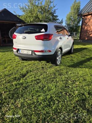 Белый Киа Sportage 2015 в Цесис, объемом двигателя 1.60 л и пробегом 228 тыс. км за 8500 €, фото  на AUTOMOTO.COM.LV
