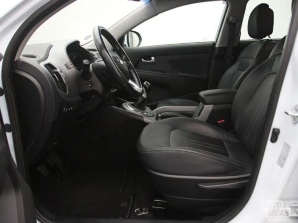 Balts Kia Sportage 2015 Viļņa, ar dzinēja tilpumu 1.60 L un nobraukumu 127 tūkst. km par 10999 €, foto 4 vietnē AUTOMOTO.COM.LV