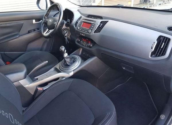 Balts Kia Sportage 2015 Šauļi, ar dzinēja tilpumu 1.69 L un nobraukumu 300 tūkst. km par 6700 €, foto 9 vietnē AUTOMOTO.COM.LV