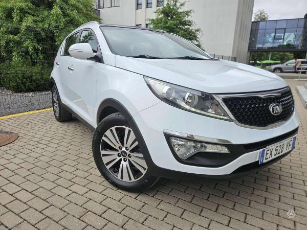 White Kia Sportage 2015 in Kaunas, with an engine capacity of 1.69 L and mileage of 250 thousand km for 6750 €, photo 2 on AUTOMOTO.COM.LV