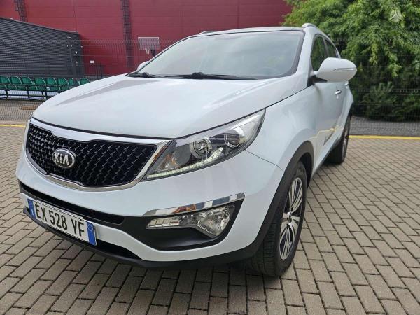 White Kia Sportage 2015 in Kaunas, with an engine capacity of 1.69 L and mileage of 250 thousand km for 6750 €, photo 6 on AUTOMOTO.COM.LV