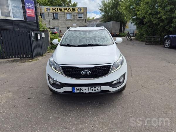 Белый Киа Sportage 2015 в Рига, объемом двигателя 1.70 л и пробегом 277 тыс. км за 7490 €, фото 3 на AUTOMOTO.COM.LV