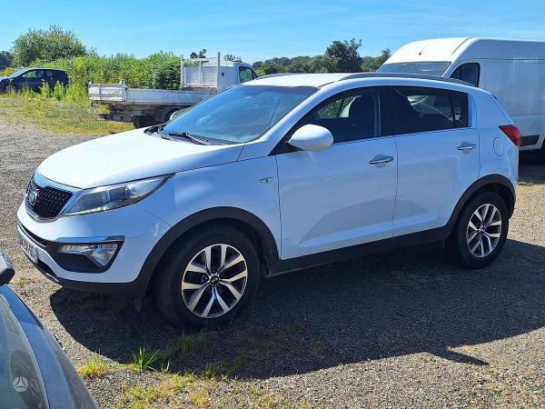 Белый Киа Sportage 2015 в Таураге, объемом двигателя 1.69 л и пробегом 174 тыс. км за 7300 €, фото 1 на AUTOMOTO.COM.LV