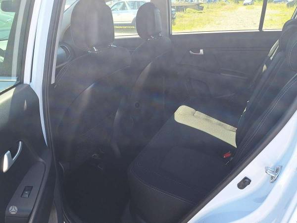 Белый Киа Sportage 2015 в Таураге, объемом двигателя 1.69 л и пробегом 174 тыс. км за 7300 €, фото 10 на AUTOMOTO.COM.LV