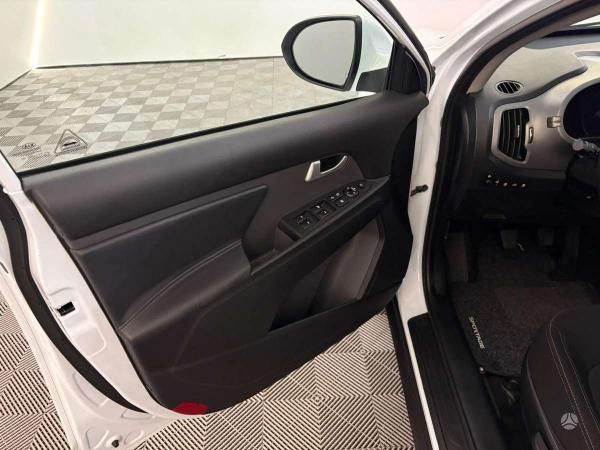 Balts Kia Sportage 2015 Marijampole, ar dzinēja tilpumu 1.59 L un nobraukumu 170 tūkst. km par 8750 €, foto 4 vietnē AUTOMOTO.COM.LV